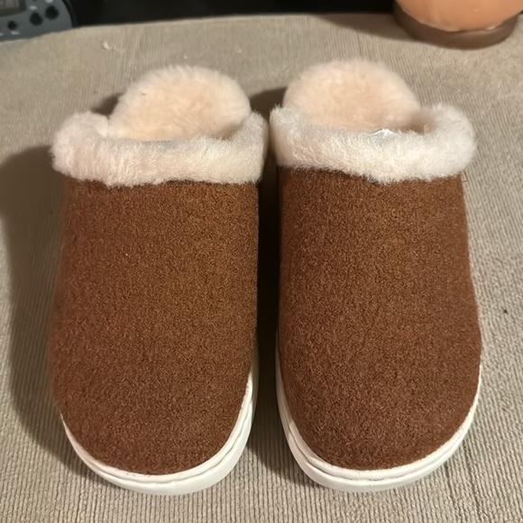 Born | Shoes | New Womens Born Zoe Cognac Wool Slippers | Poshmark